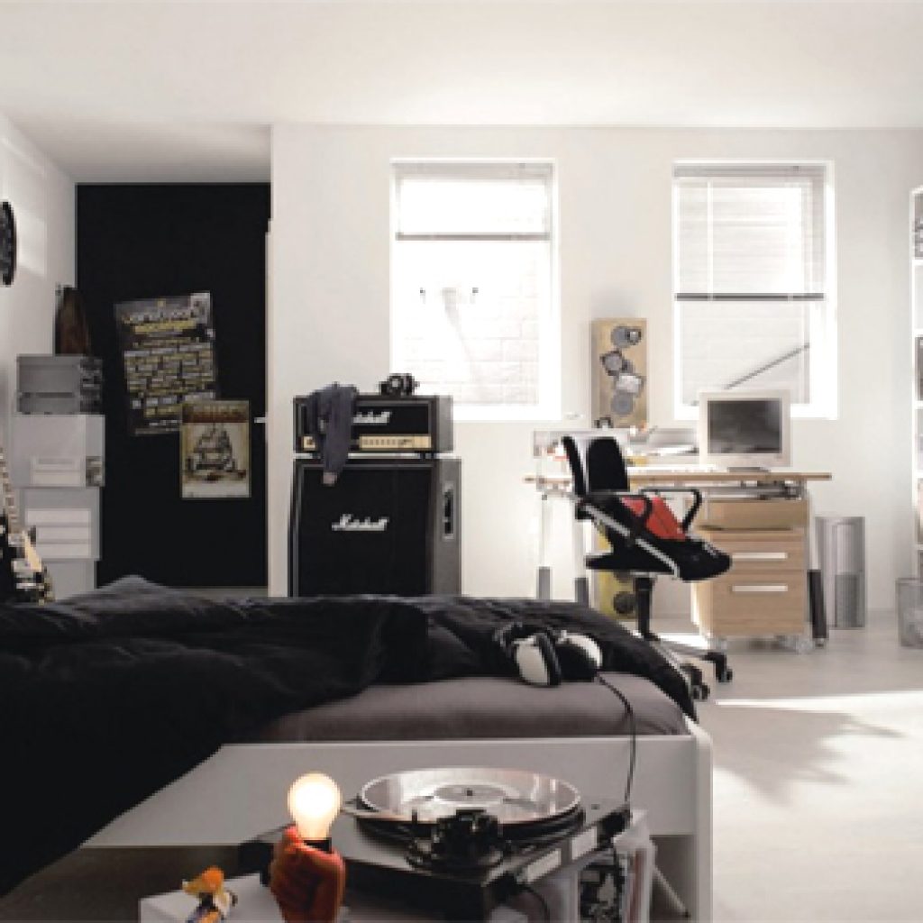 Desain Kamar Tidur Tema Musik Paling Ekstrim, No 3 Serem Abis