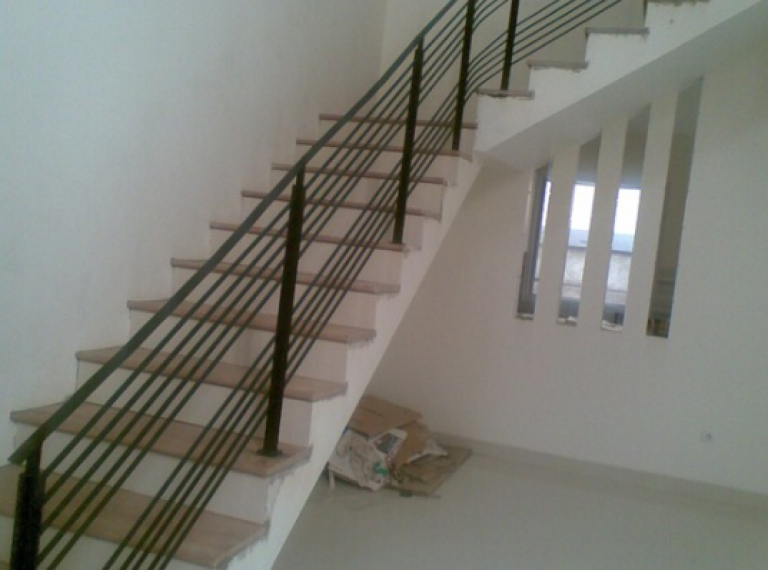25 Model Railing Tangga Rumah Minimalis Terbaru